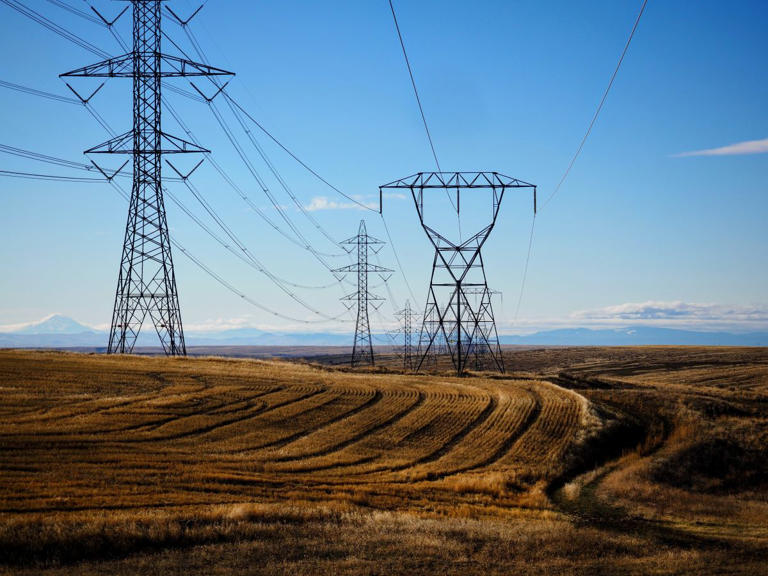 Oregon officials double down on clean energy goals