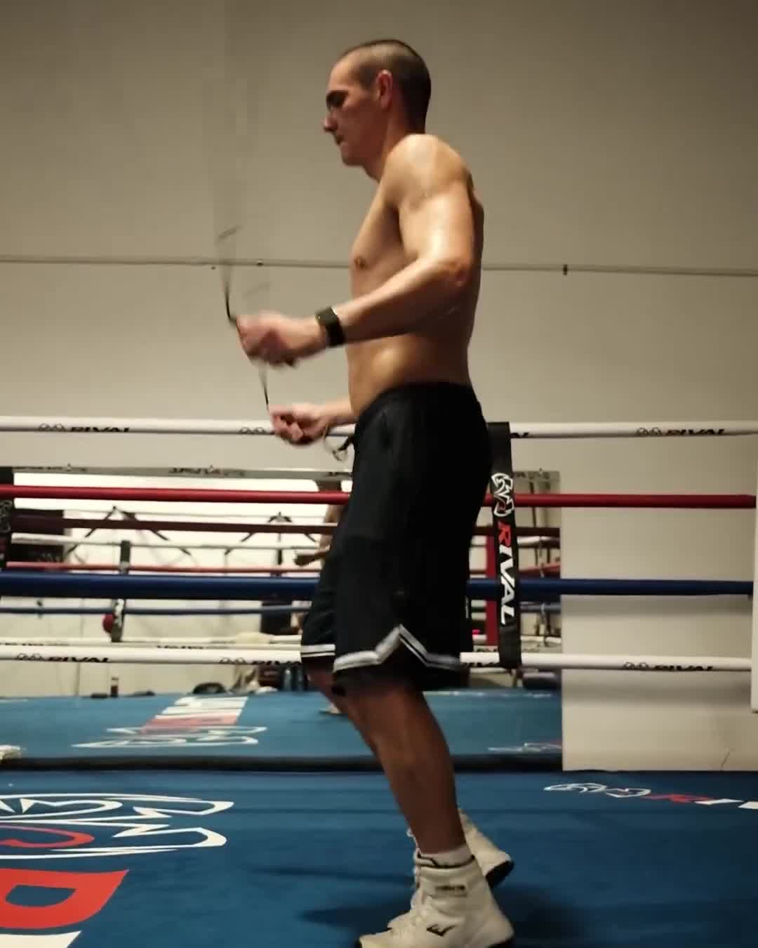 Tim Tszyu Back in Gym Woking On Cardio Via Jump Rope👀