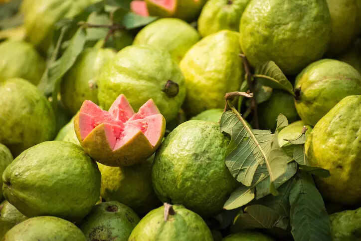 Large guava vs smaller ones: Which is actually better?