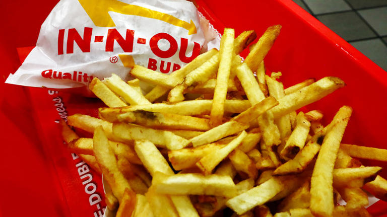 Here's exactly how many ingredients go into In-N-Out's famous fries