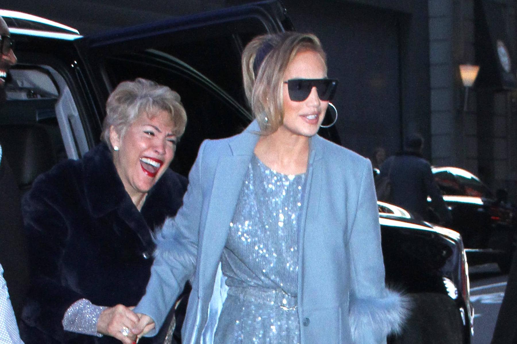 Party in Vegas: Jennifer Lopez feiert mit ihrer 80-jährigen Mutter in ...
