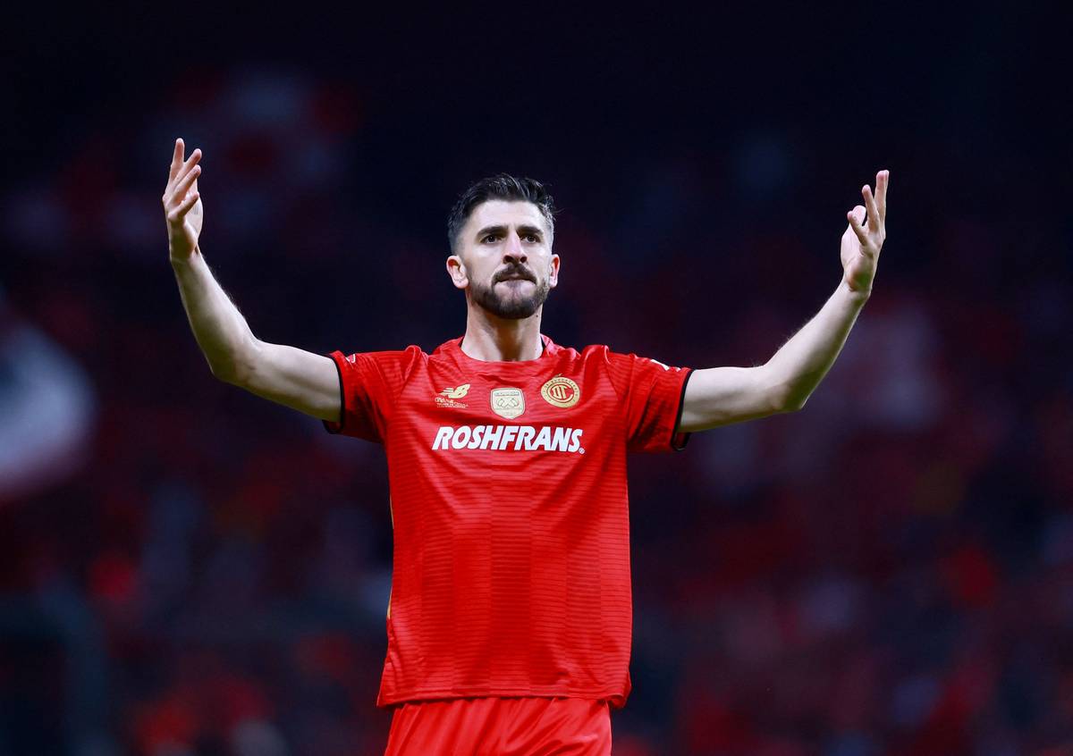 Paulinho faz história no México: português marca na final e é campeão