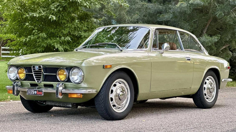 9 classic cars collectors are quietly buying