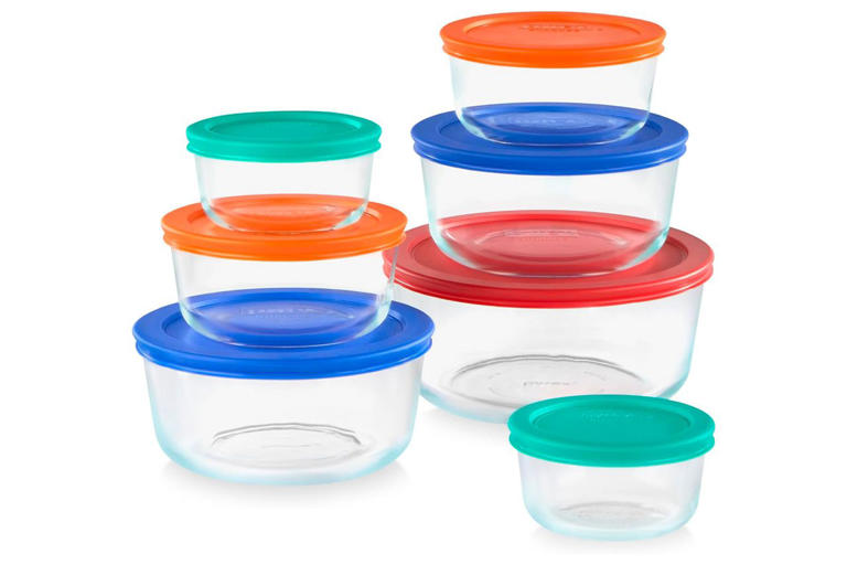 Pyrex round glass containers are leakproof, $4 each, and keep cherry ...