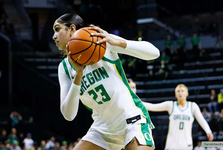 Oregon women earn 11th victory with win over Montana State