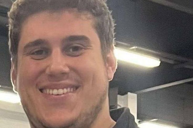 Dashcam captures dramatic moment drivers narrowly avoid crash after M4 ...