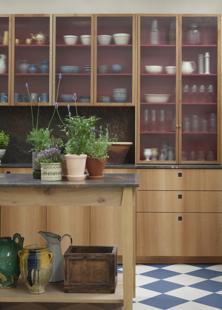 8 types of textured kitchen doors that are on trend
