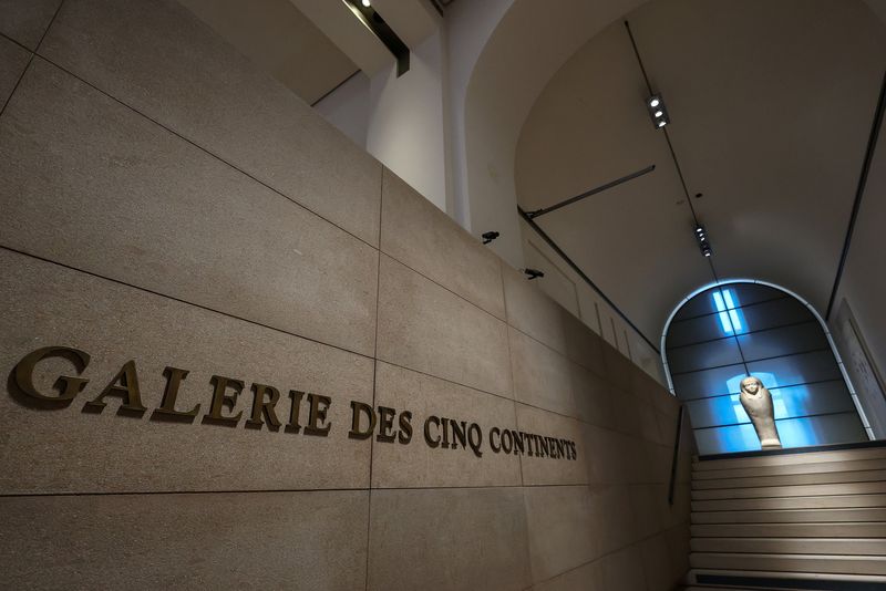 Le personnel du Louvre vote la grève, le musée fermé