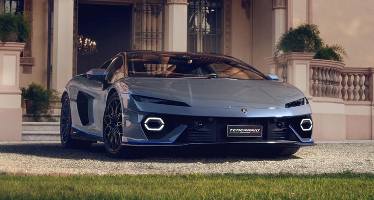 The Ferrari F40’s turbo DNA lives on in Lamborghini’s 10,000-RPM supercar