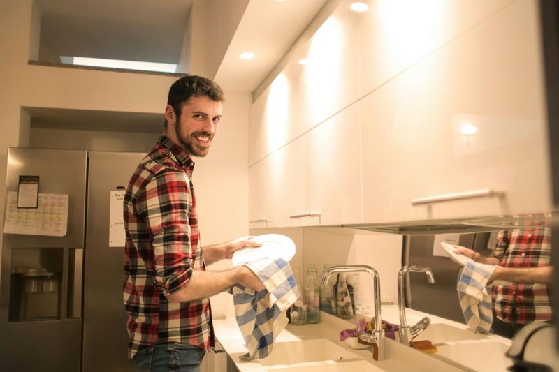 10 moments when a woman realizes she's the only adult in the relationship