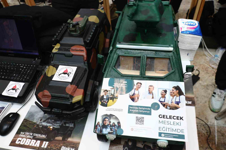 Bakan Tekin: "Ülkesinde yapılanlarla gurur duyan bir nesil yetiştirmek ...