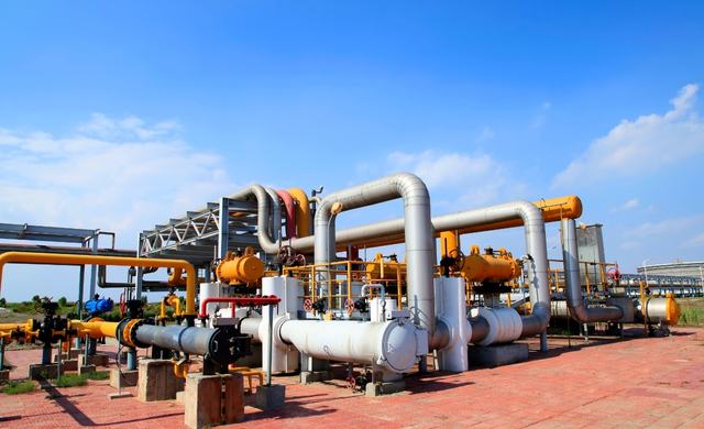 Cheniere tem como meta uma capacidade de processamento de GNL de 10 ...