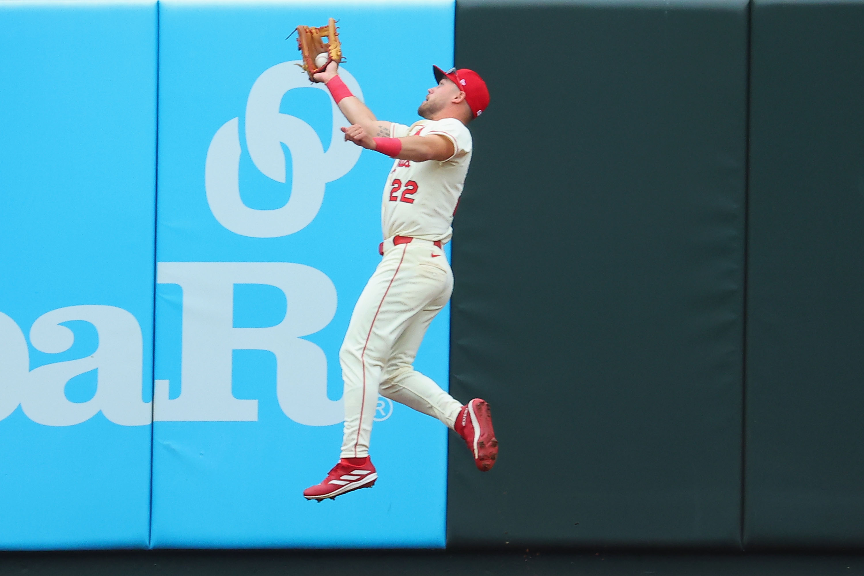 Dodgers nab 26-year-old outfielder from Braves on waivers