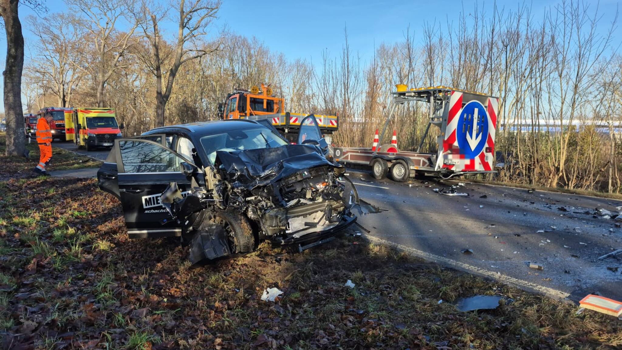 Elegantes Unfall Auf B1 Heute Ebenbild