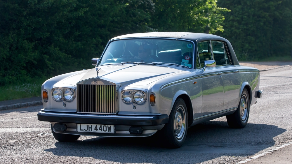 Mann kjøper Rolls-Royce til prisen av en gammel Polo: Da han åpner ...