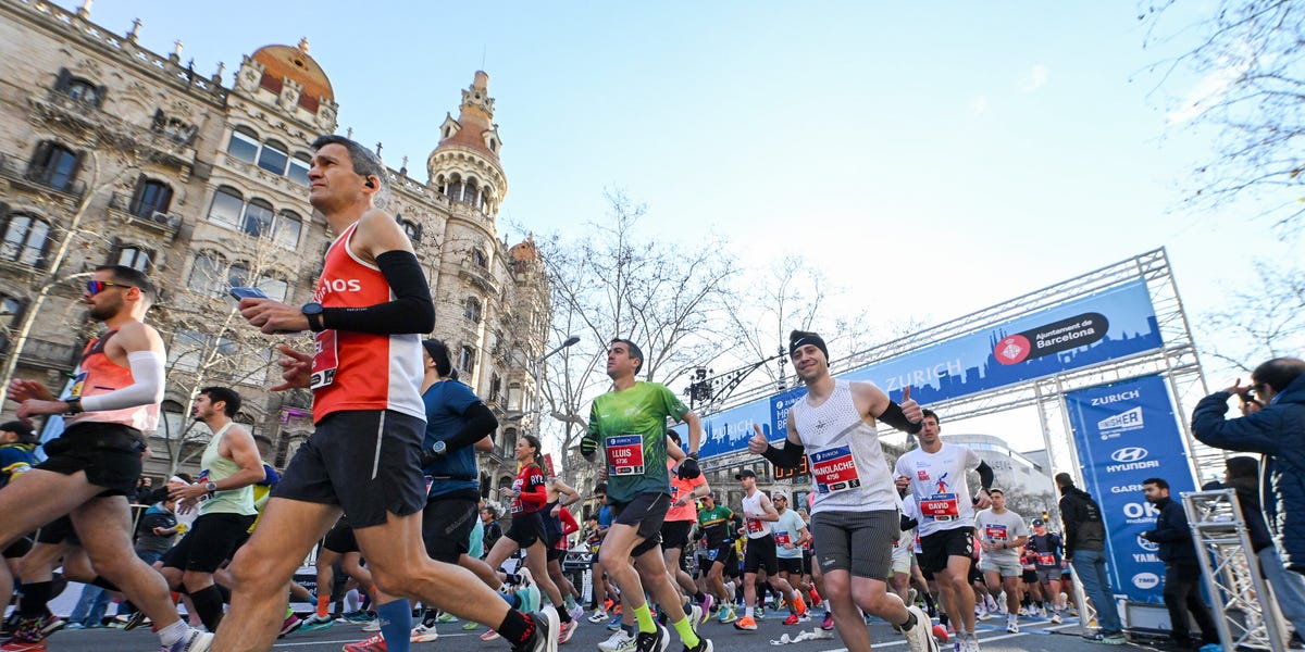 El Maratón de Barcelona, a punto de agotar 32.000 dorsales, entra en el ...
