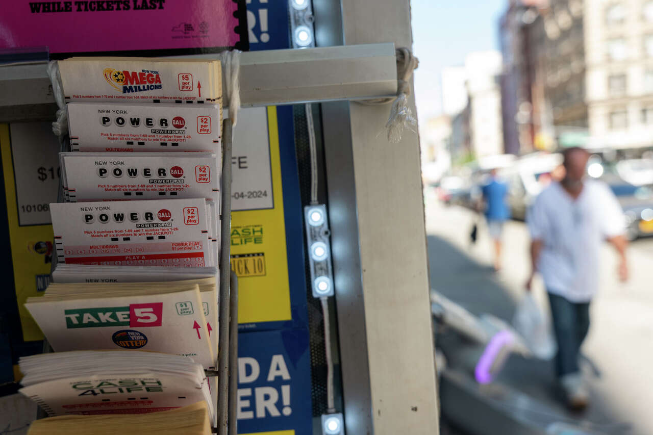 Did anybody win Powerball? Jackpot climbs to $1 billion - see odds, how ...