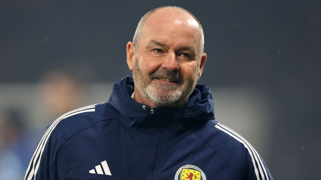 Scotland boss Steve Clarke signs new contract before World Cup