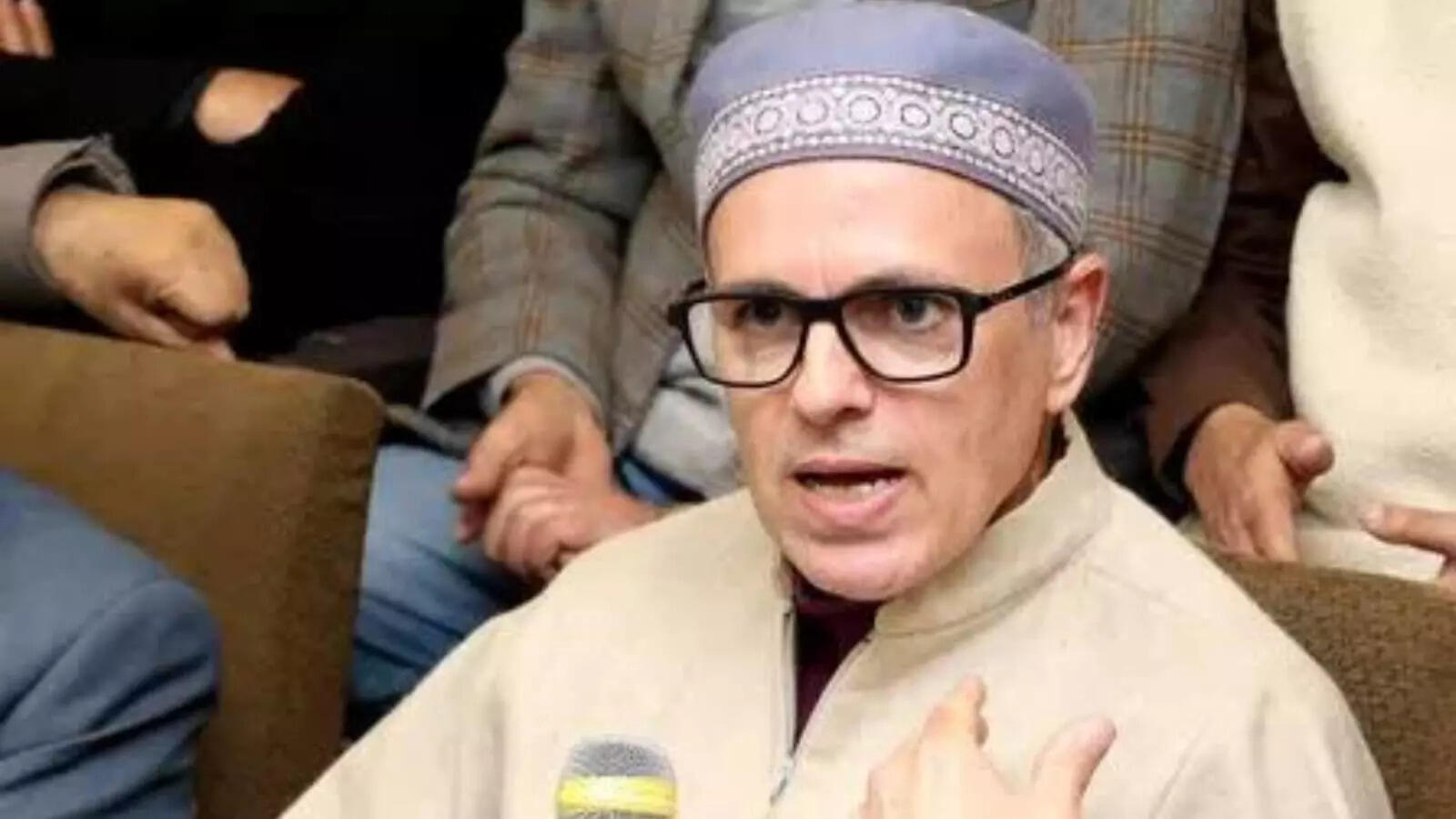 'Vote chori is Congress issue': Abdullah's distances INDIA bloc from Rahul's choir against EC