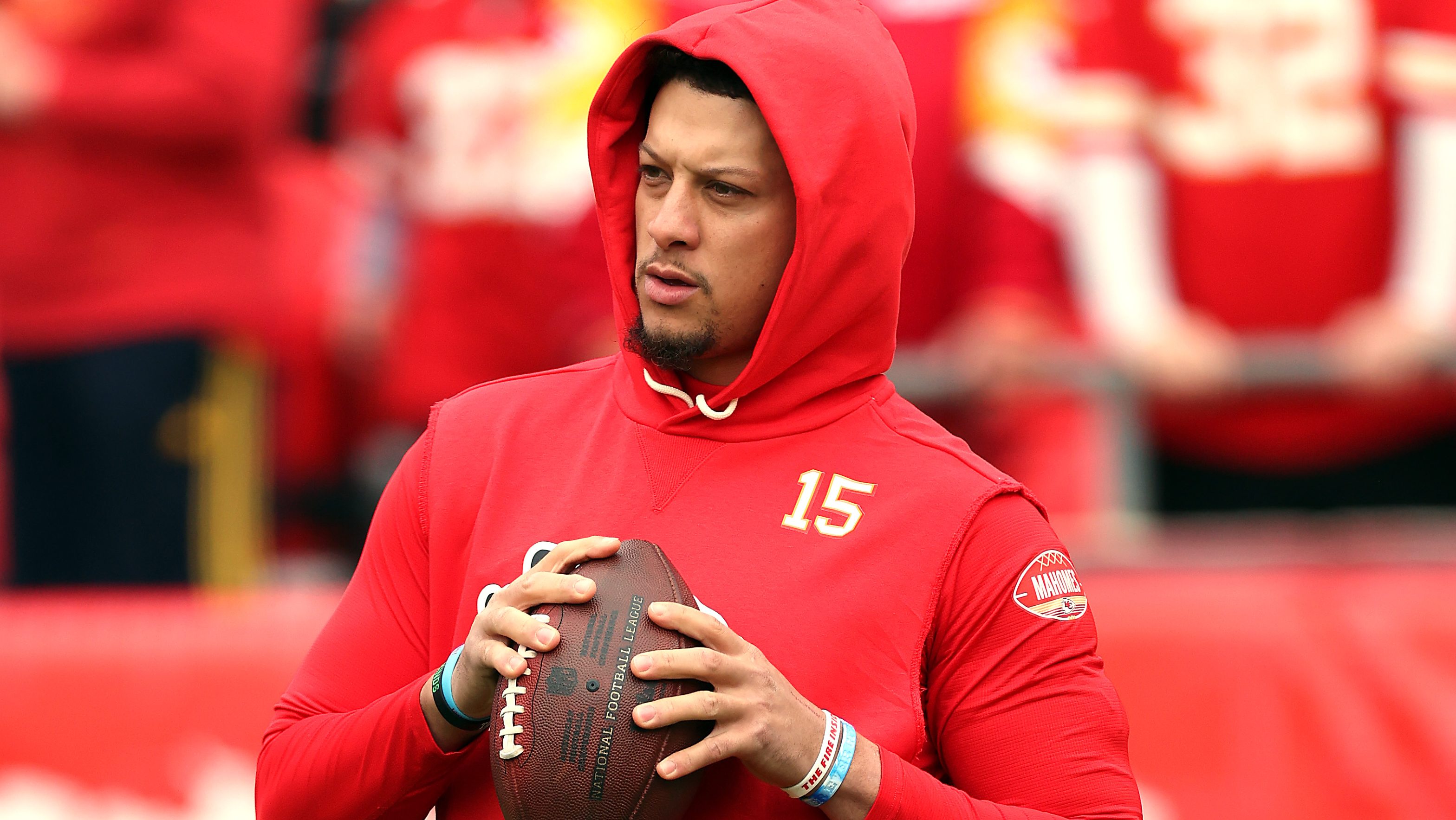 Patrick Mahomes receives public message from mom, Randi, after torn ACL