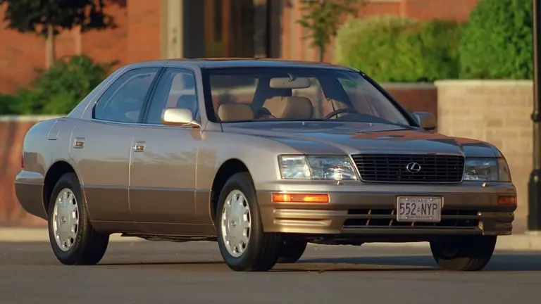 Otra joya del overengineering: el motor V8 1UZ-FE de Toyota