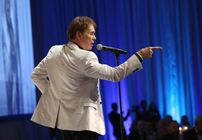 UK pop star Cliff Richard reveals prostate cancer treatment