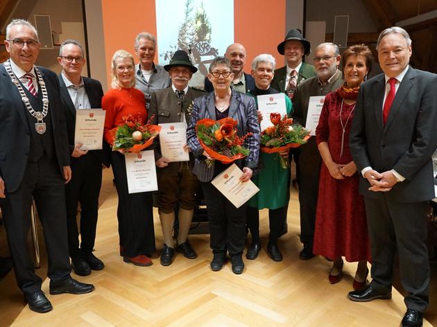 Auszeichnung fürs Ehrenamt: Ehrenzeichen für zehn Weilheimerinnen und ...