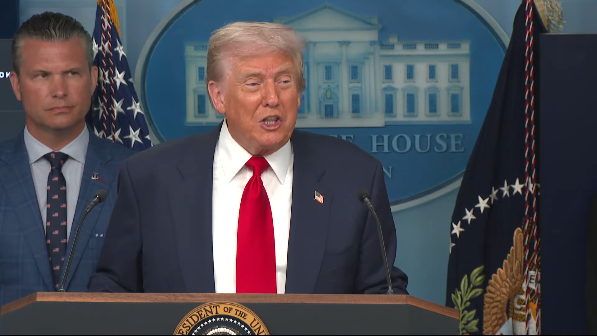 'She went into showbiz': Trump exposes his incompetence, reveals he ...