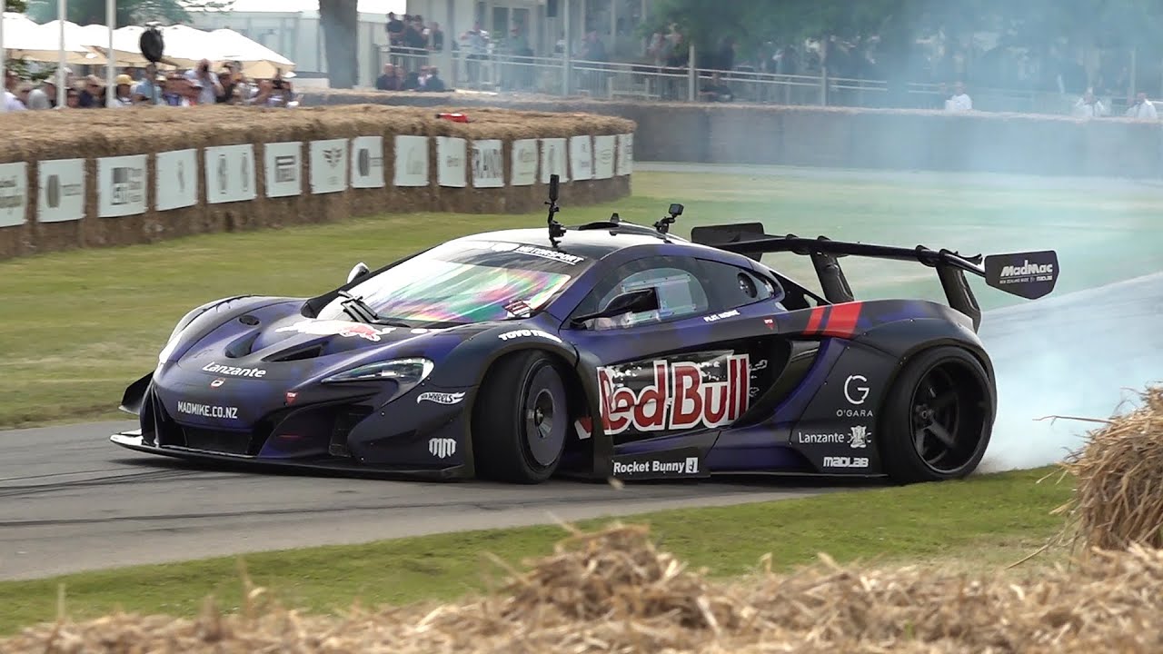 MadMac leva McLaren P1 ao limite no drift no Festival de Goodwood