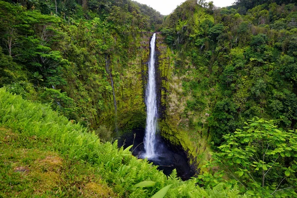 15 waterfalls in Hawaii worth the hike