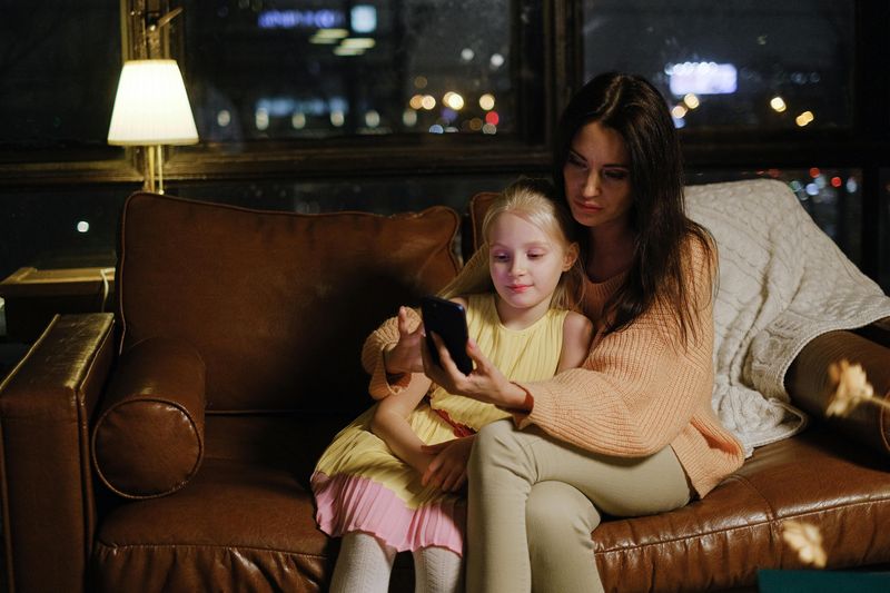 10 signs you’re living like a married single woman