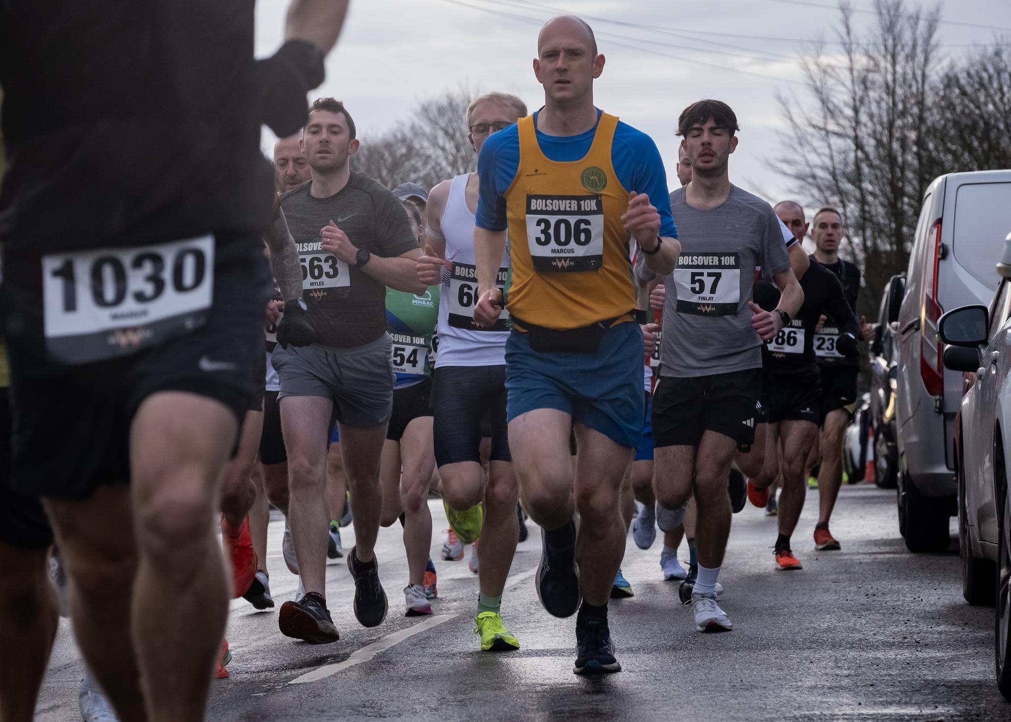 65 eye-catching pictures as hundreds of runners flood in to run the ...