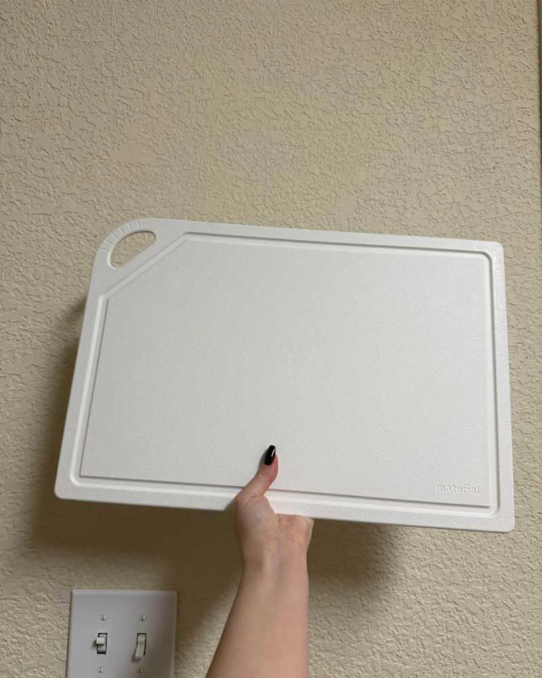 The pretty cutting board that's replacing my old plastic ones