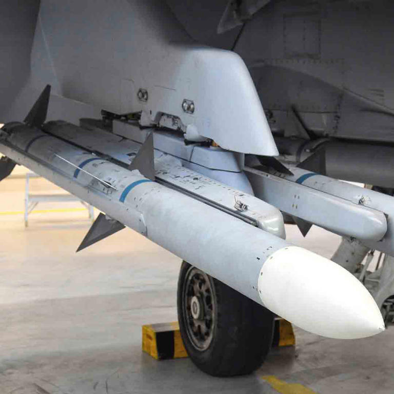 Air defense: Finland adopts the AMRAAM AIM-120D-3 missile for its F-35 ...