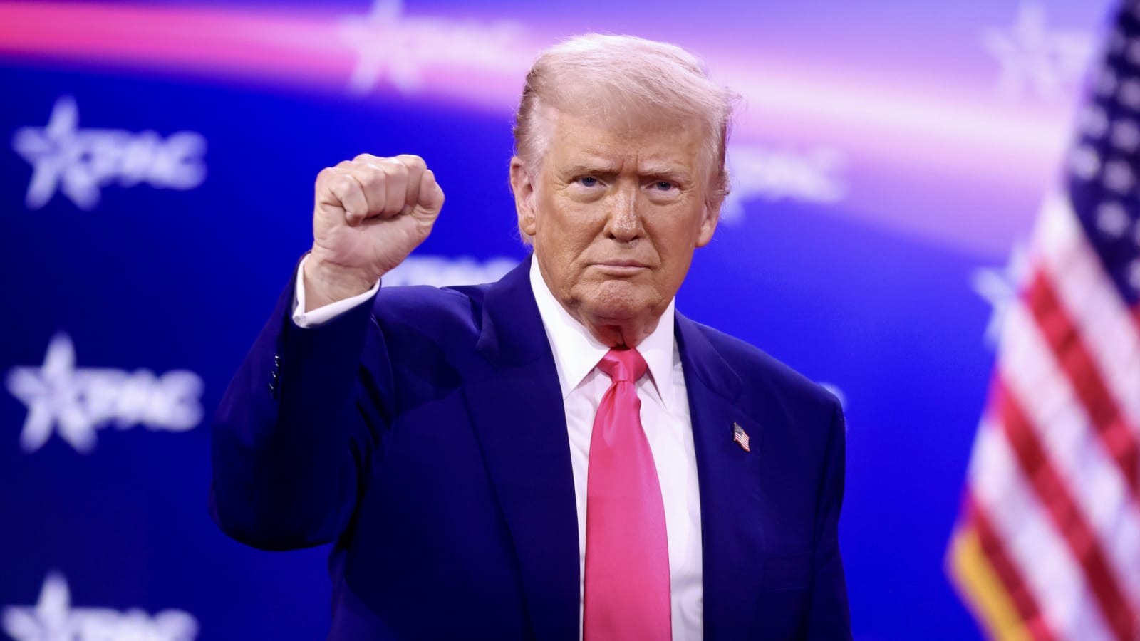 'Creepy' Trump demanded Ivanka look-alike 'turn around' for White House ...