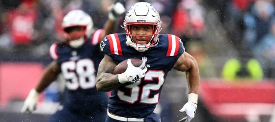Fantasy football studs & duds: Week 15 (2025)
