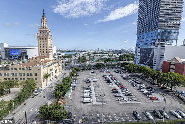 Trump to construct 'fake news wing' in high-rise presidential library