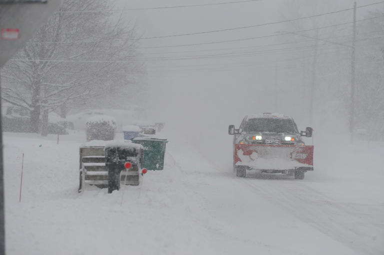 Winter Storm Warnings Name 2 States Preparing for up to 12 Inches of ...