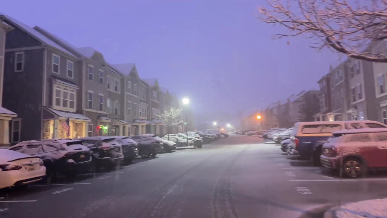 Rare thundersnow lights up snowy night in Glen Burnie, Maryland, USA