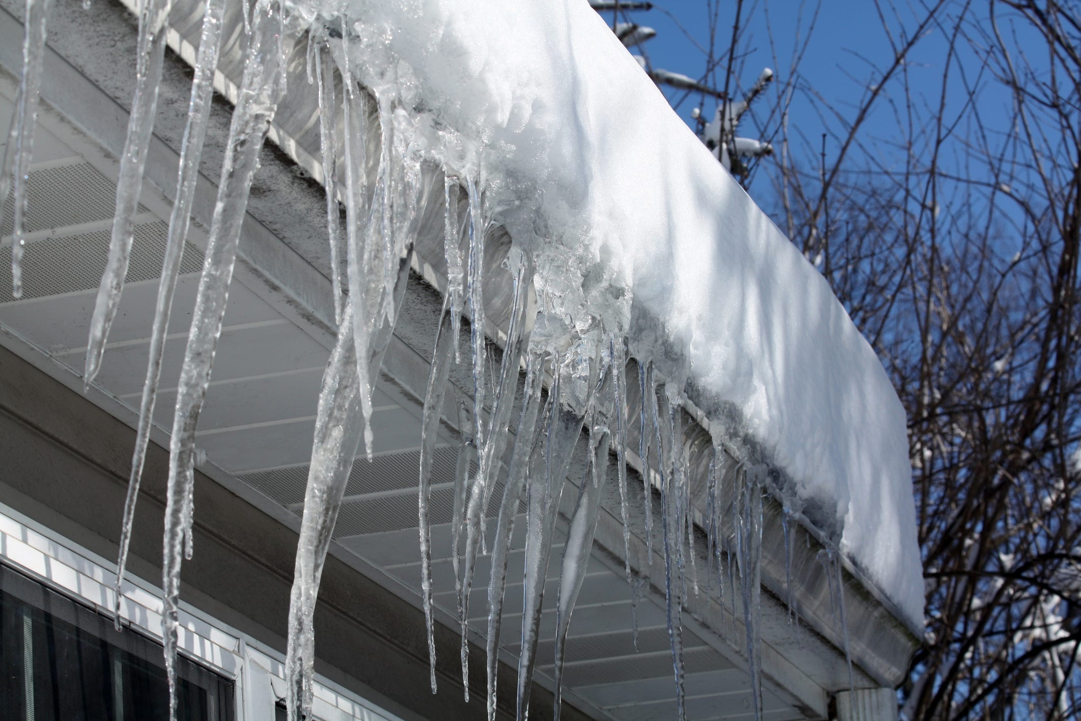 Detroit streets flood, freeze after water main breaks
