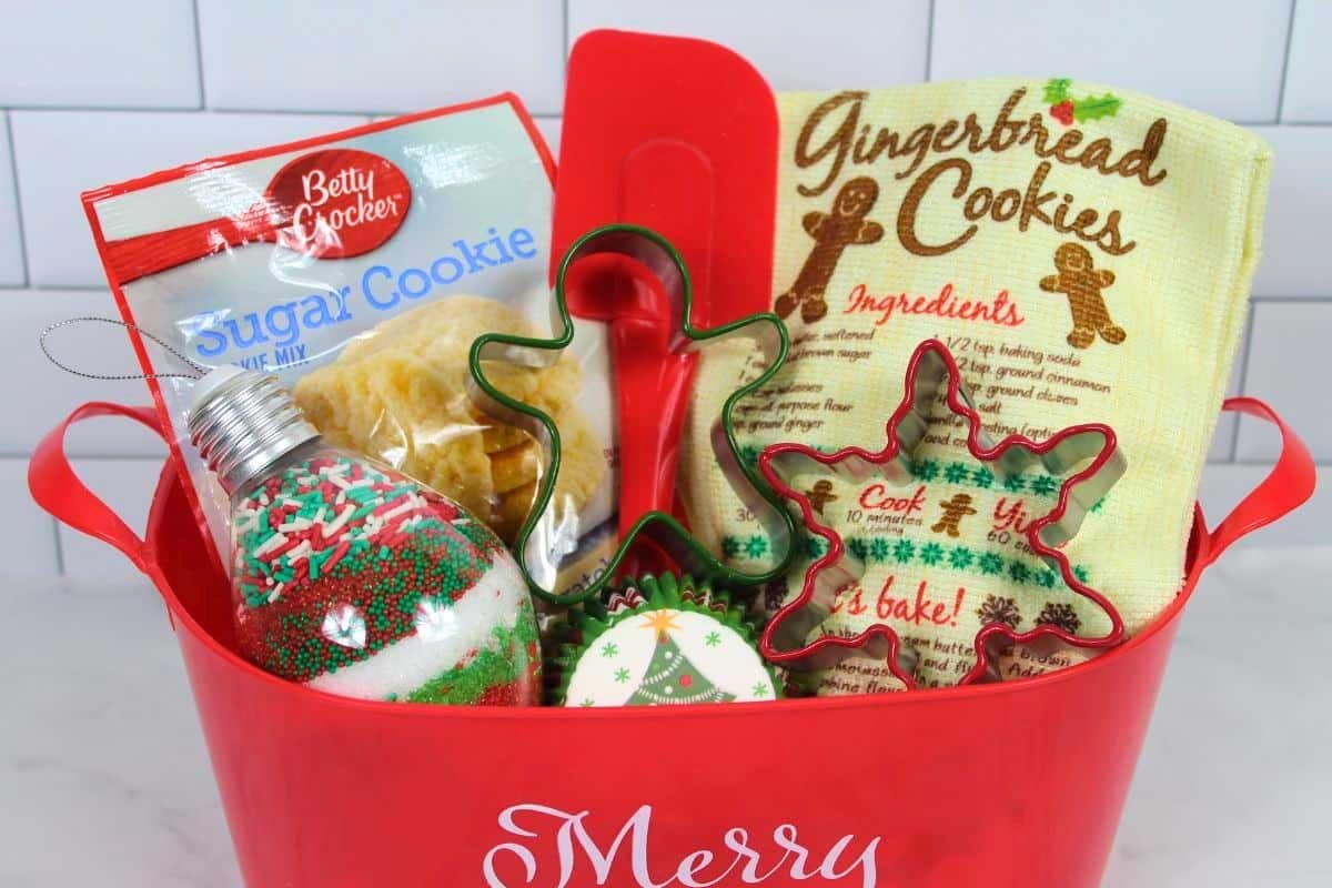 I put together 20 Dollar Tree Christmas gifts. They’re dirt cheap.