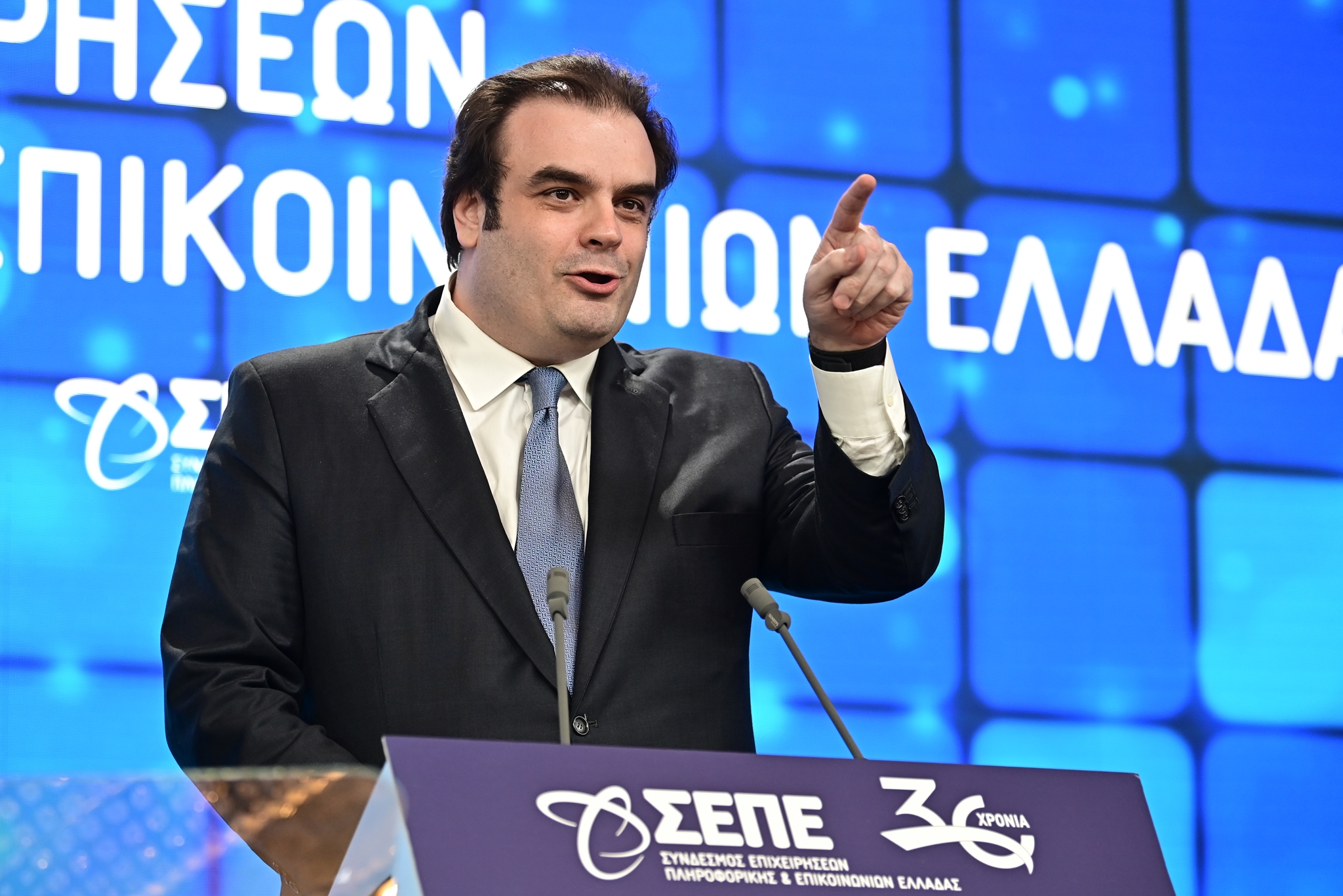 Πρώτο Eurogroup με πρόεδρο Πιερρακάκη: Πίεση στη Γερμανία για τη μείωση ...