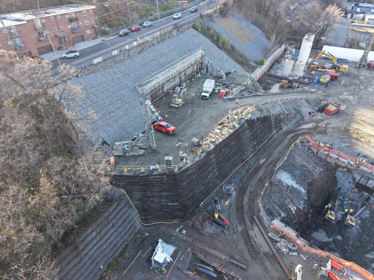 Hudson rail tunnel work could halt soon, causing layoffs. Here's why