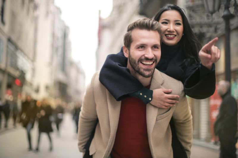 10 romantic phrases every man should master to win a woman’s heart