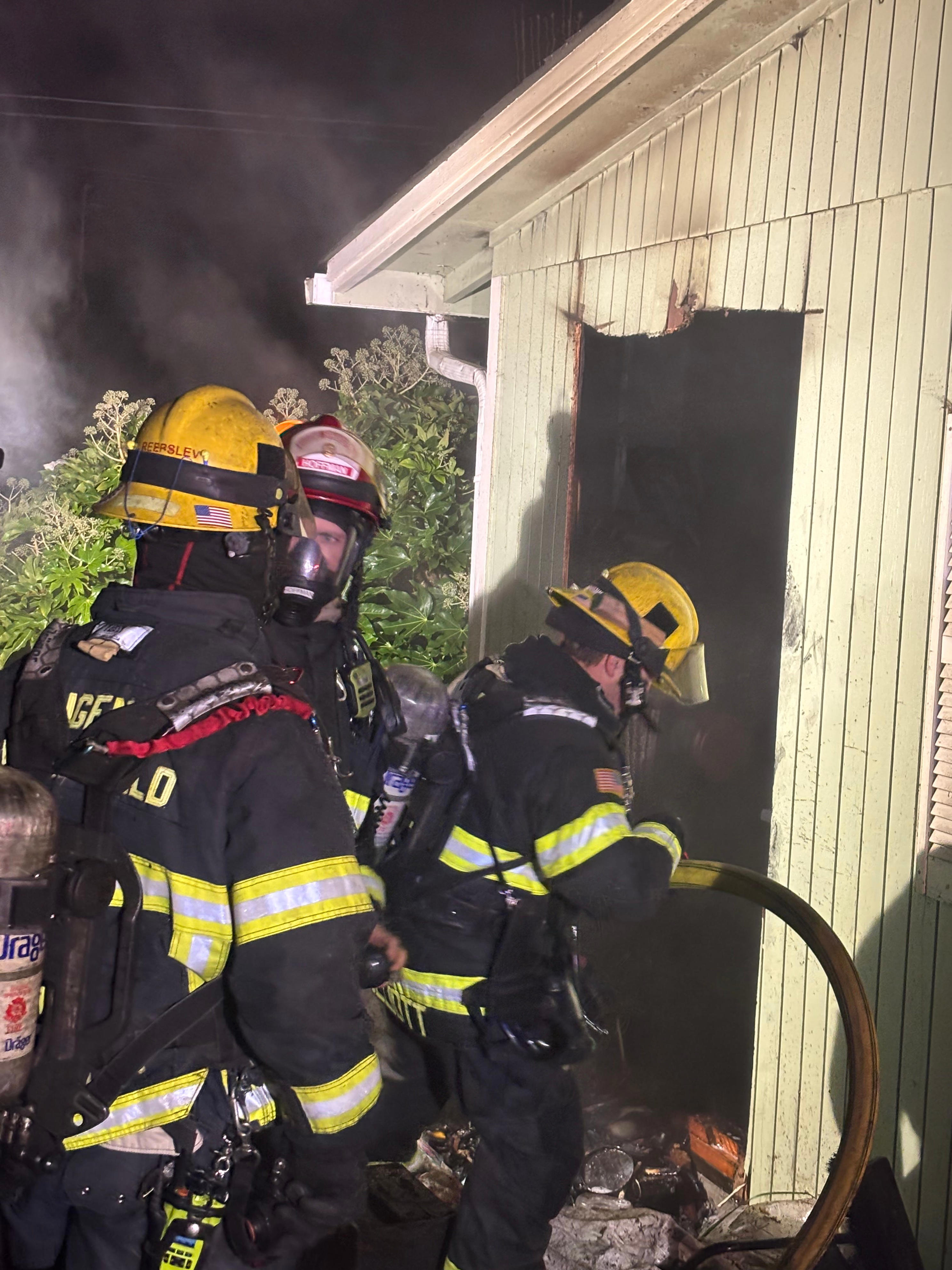 1 dead in early Saturday morning house fire in Springfield