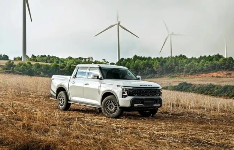 Nova Santana 400 é picape híbrida com alma de Frontier e nome de VW