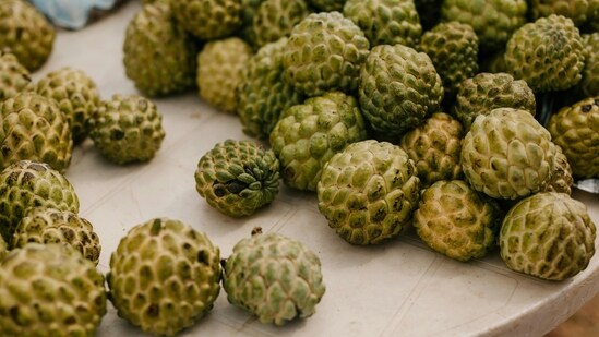 Fortis Delhi gastroenterologist explains why custard apple is an ...