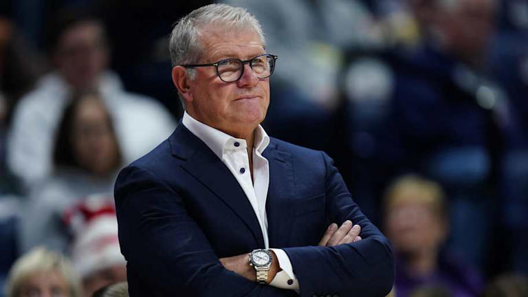 Geno Auriemma shares funny response to UConn's depth