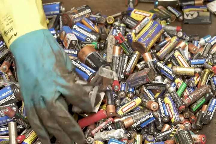 Pilhas usadas viram 'tesouro' doméstico