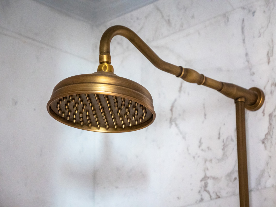 How to descale a shower head—without harsh chemicals